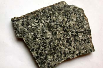 MINERALES AFRICANOS: GABRO:" Originada en el interior de la Tierra"